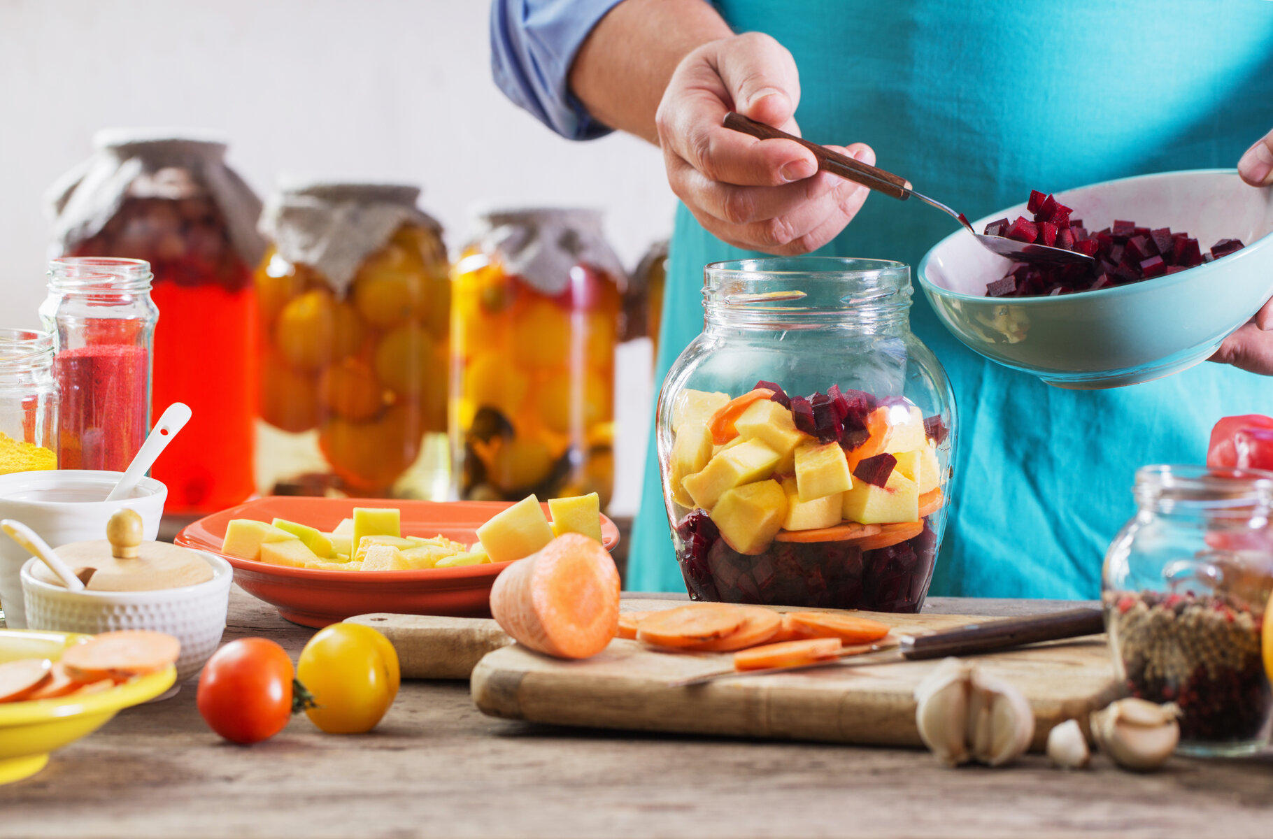 Starting Your Own Canning Club – Mother Earth News